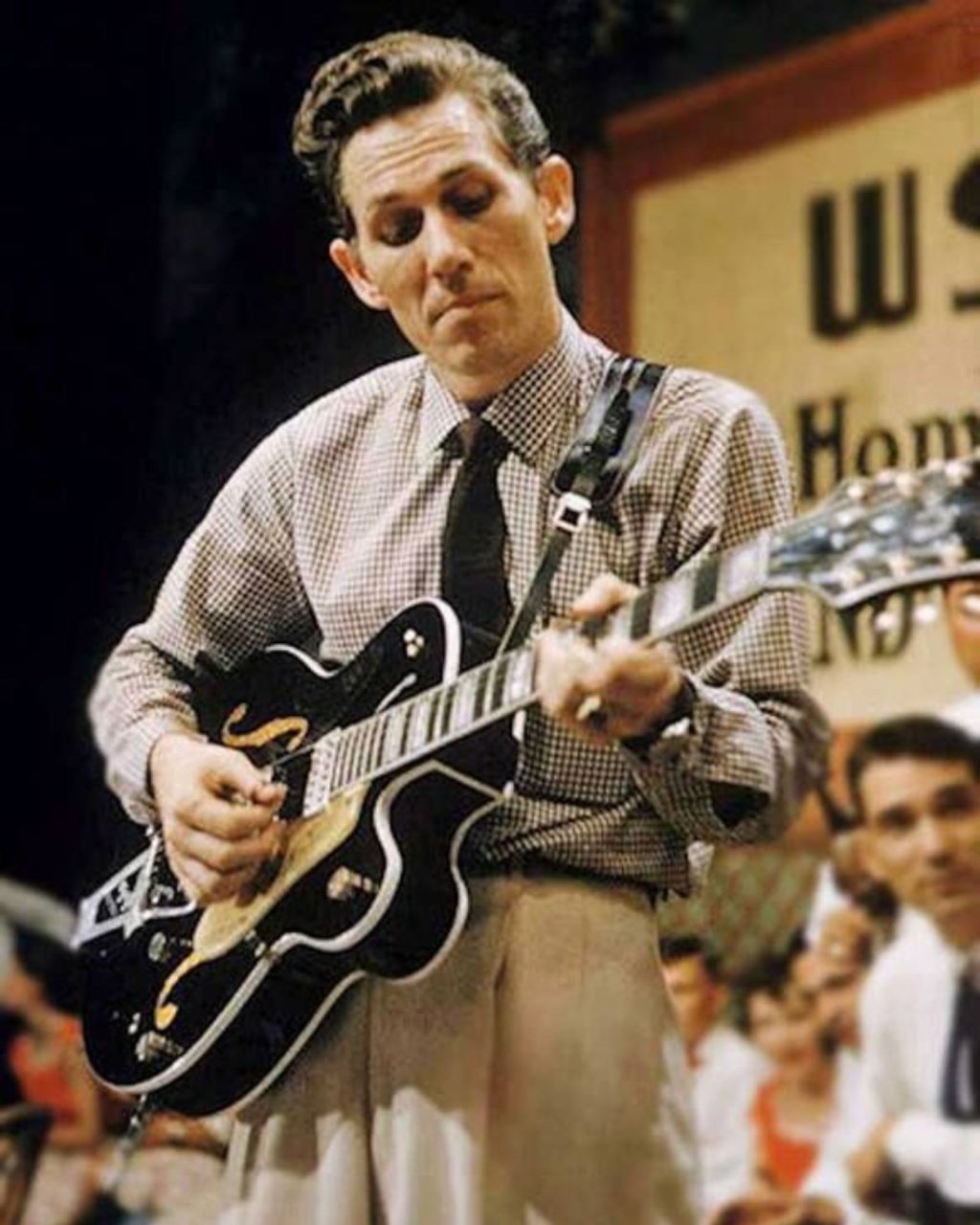 THE MAN WHO SHAPED THE “NASHVILLE SOUND” — CHET ATKINS. Chet Atkins ...