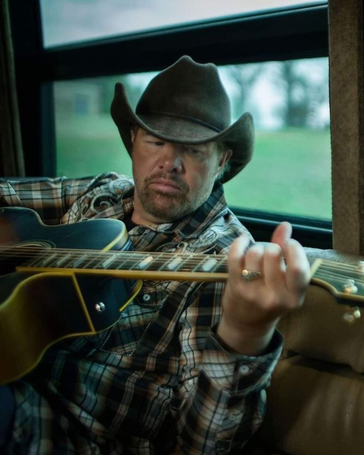 “I JUST WANT TO SING IT THE WAY I ALWAYS HAVE.” That’s what Toby Keith ...